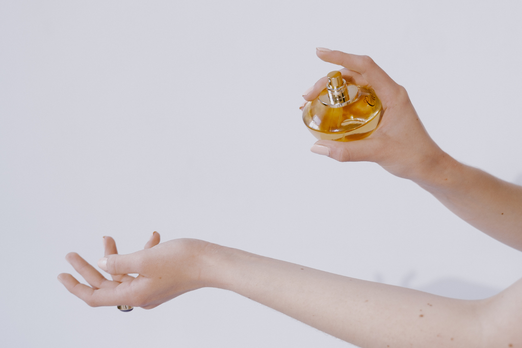 How to Apply Perfume for Different Occasion – Fragrantly